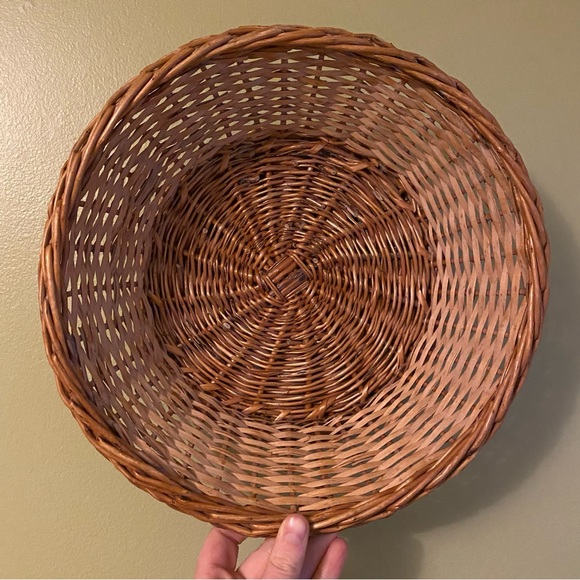 Accents | Sturdy Twotoned Wicker 12 Round Basket | Poshmark